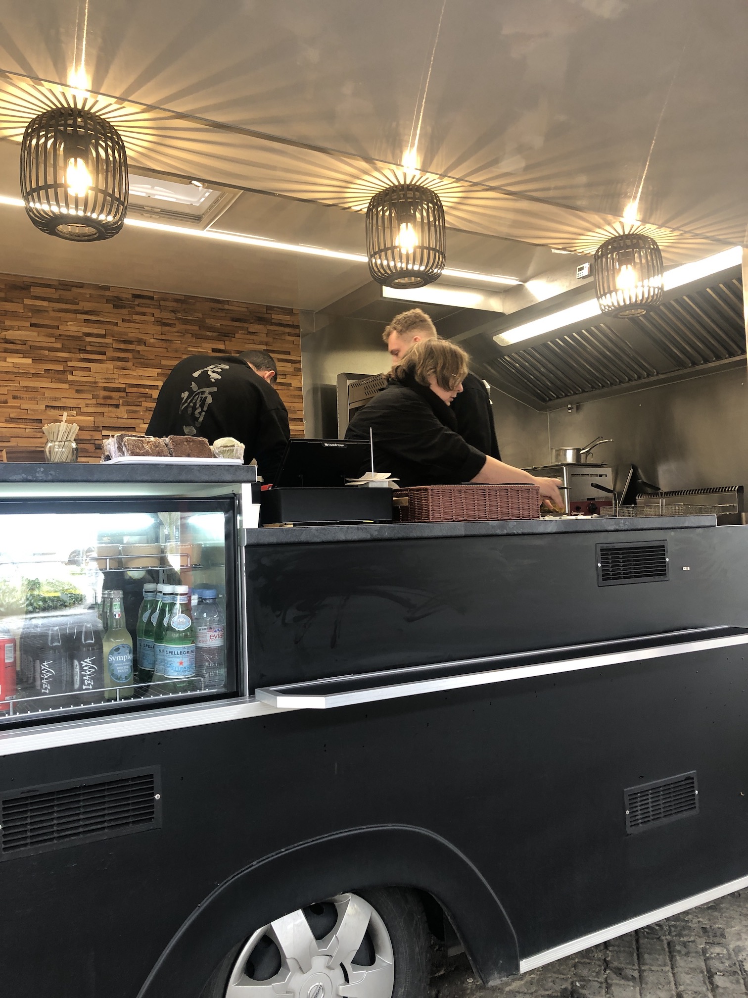 Restaurant Nancy: Izakaya un foodtruck de chef aux burgers ...